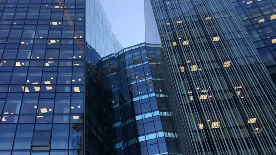 GLASSOLUTIONS suministra casi 9.000 volúmenes para City Development ...